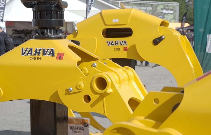 Reliable Vahva for professional wood handling - Koneosapalvelu
